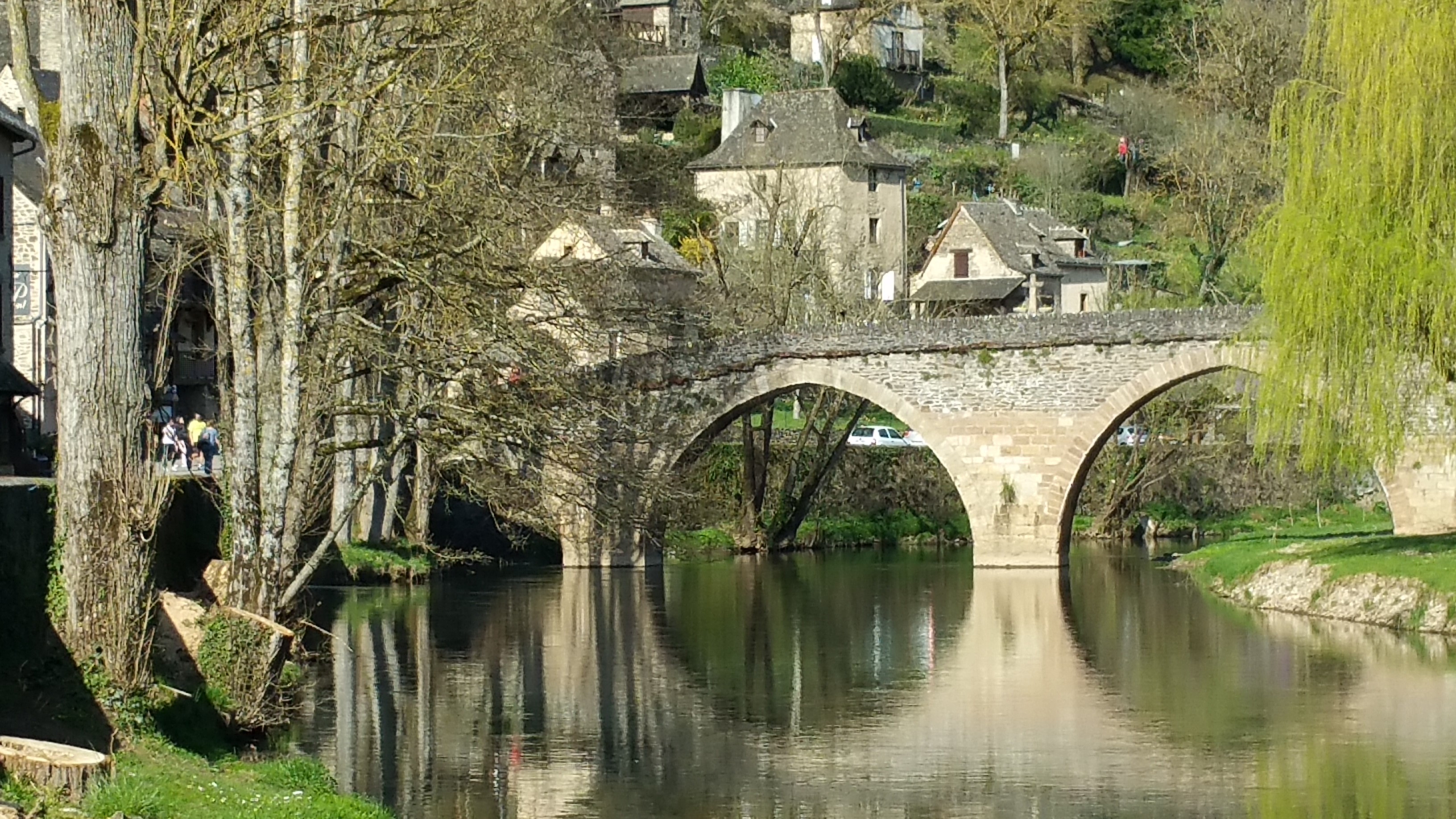 Contact et accès à l'hotel du Vieux Pont à Belcastel, Aveyron